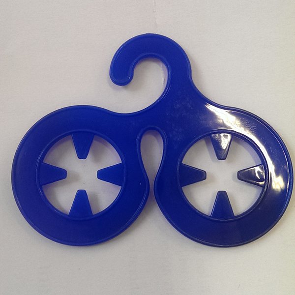 AU-PAIR laundry folding assistant for the blind and visually impaired.